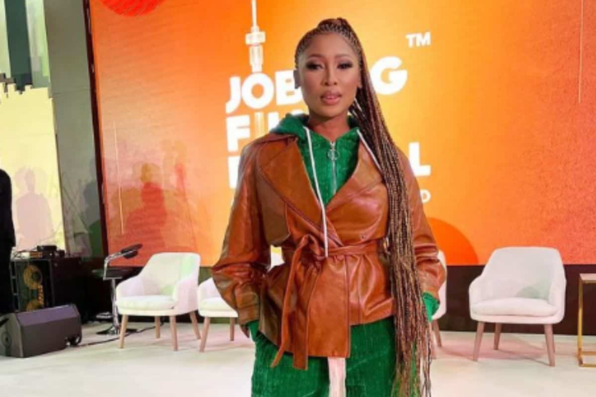 Hypocrite? Twitter reacts to Enhle Mbali’s secret relationship